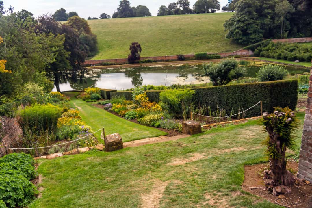 The Complete Guide to Visiting Upton House and Garden ⋆ Roots and Maps