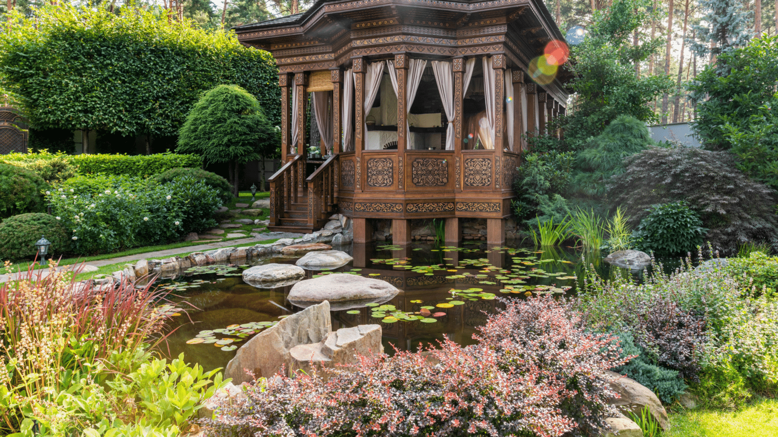 More Garden Structures: How To Use Pergolas And Gazebos ⋆ Roots and Maps